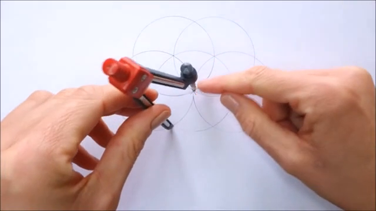 PodEduc - Comment Bien Tenir Un Compas Pour Tracer Un