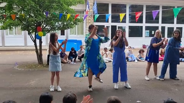 PodEduc - Les Danseuses.Mp4