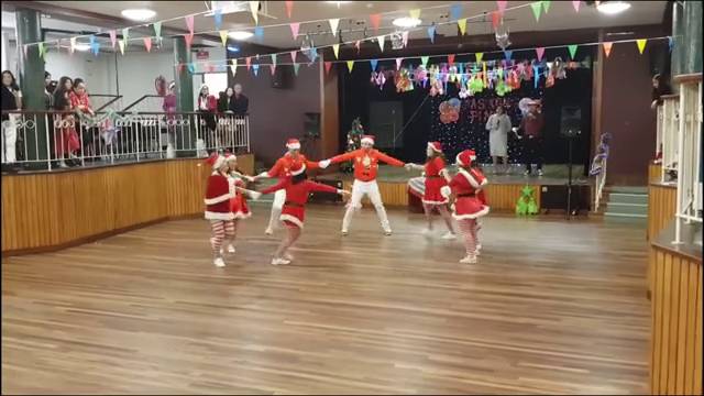 PodEduc - Flash Mob-Bury-21 Dec.Mp4