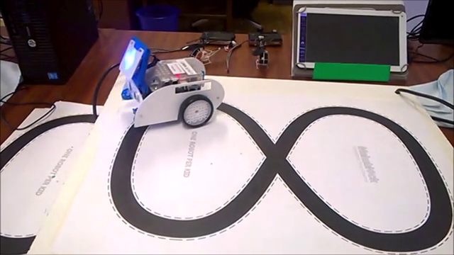 PodEduc - Circuit En 8 Robot Mbot Technologie.Mp4