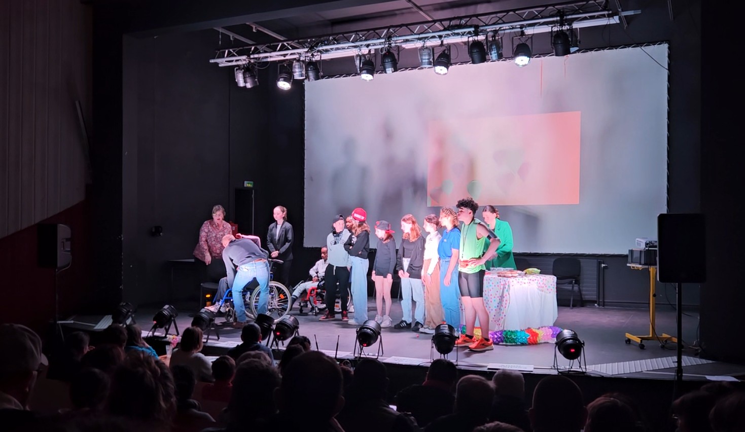 PodEduc - Retour D'Andie Au Collège !Scène De La Pièce…