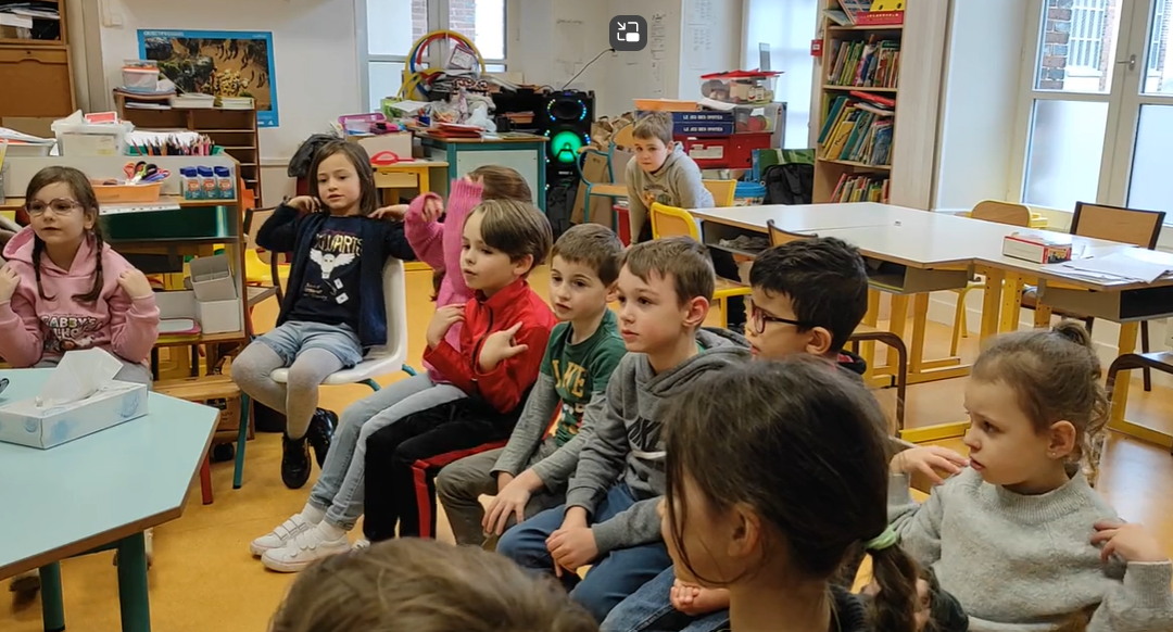 PodEduc - Head Shoulders Knees And Toes -3- Répéter Av…